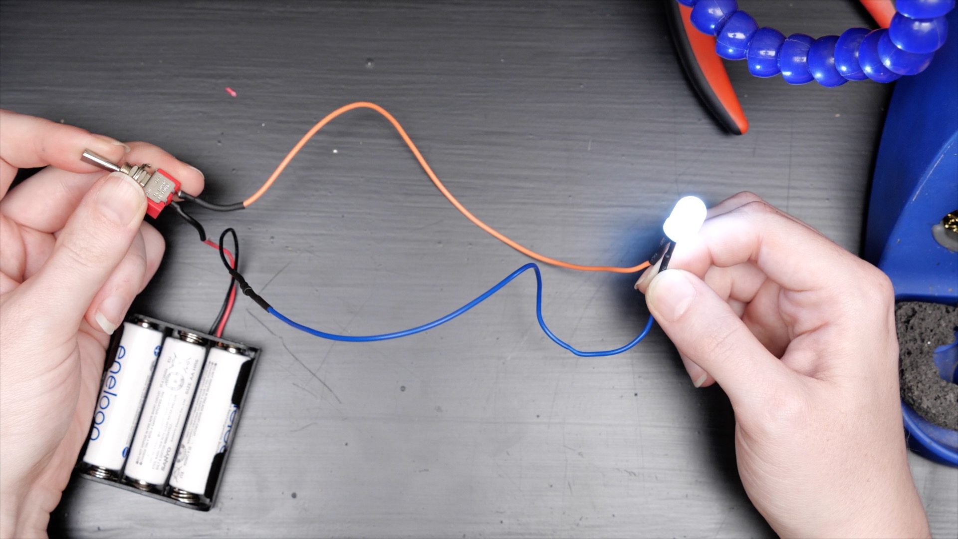 Easy LED Circuit - Becky Stern