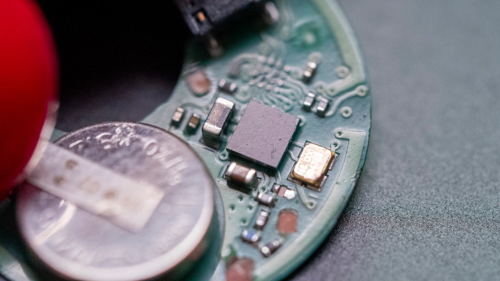 CGM Teardown: Dexcom G7 and FreeStyle Libre 3 - Becky Stern