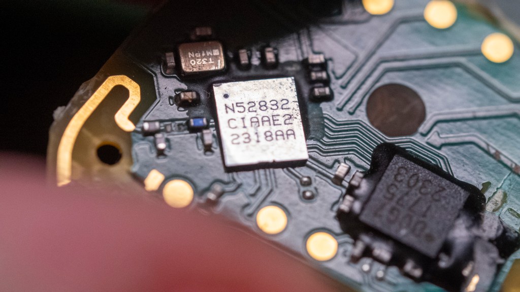 CGM Teardown: Dexcom G7 and FreeStyle Libre 3 - Becky Stern